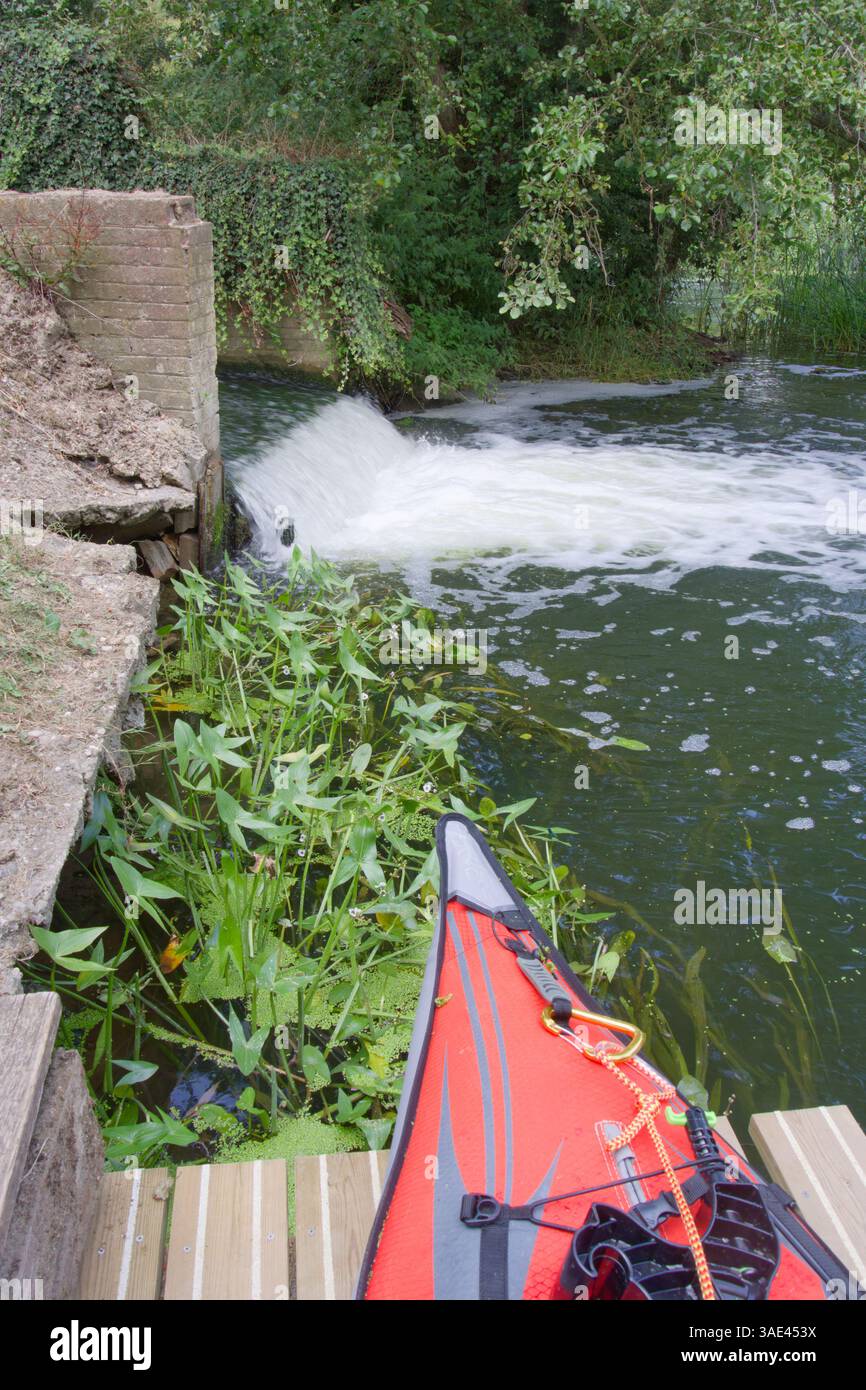 Wormingford Mill canoe portage point, River Stour, Suffolk / Essex, UK ...
