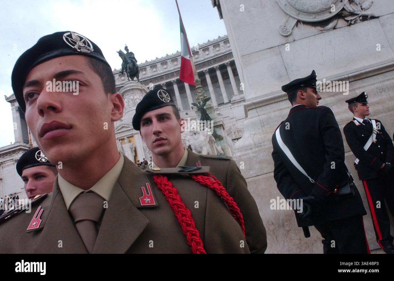 Nov 17, 2003; Rome, ITALY; Soldiers and members of the public have ...