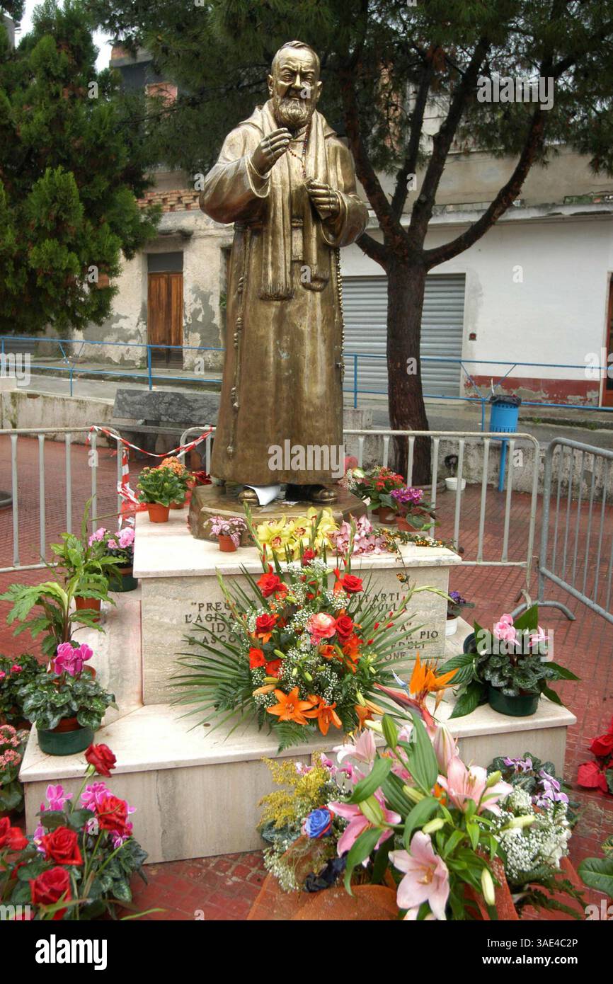 Dec 16, 2003; Calabria, ITALY; A bronze statue of Padre Pio, in the ...