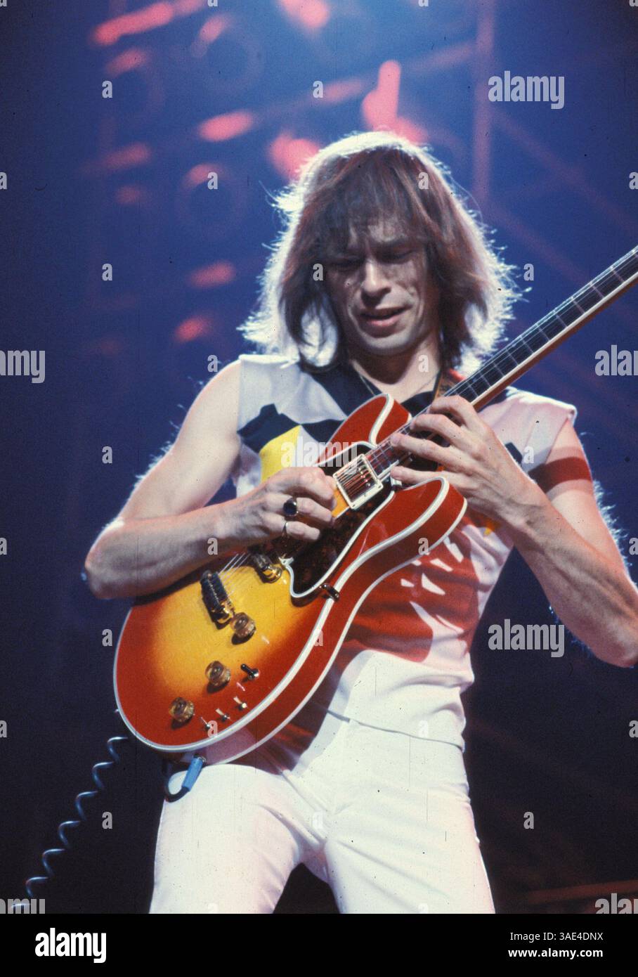 Jul 04, 1985; New York, NY, USA; Lead guitarist STEVE HOWE of the rock ...