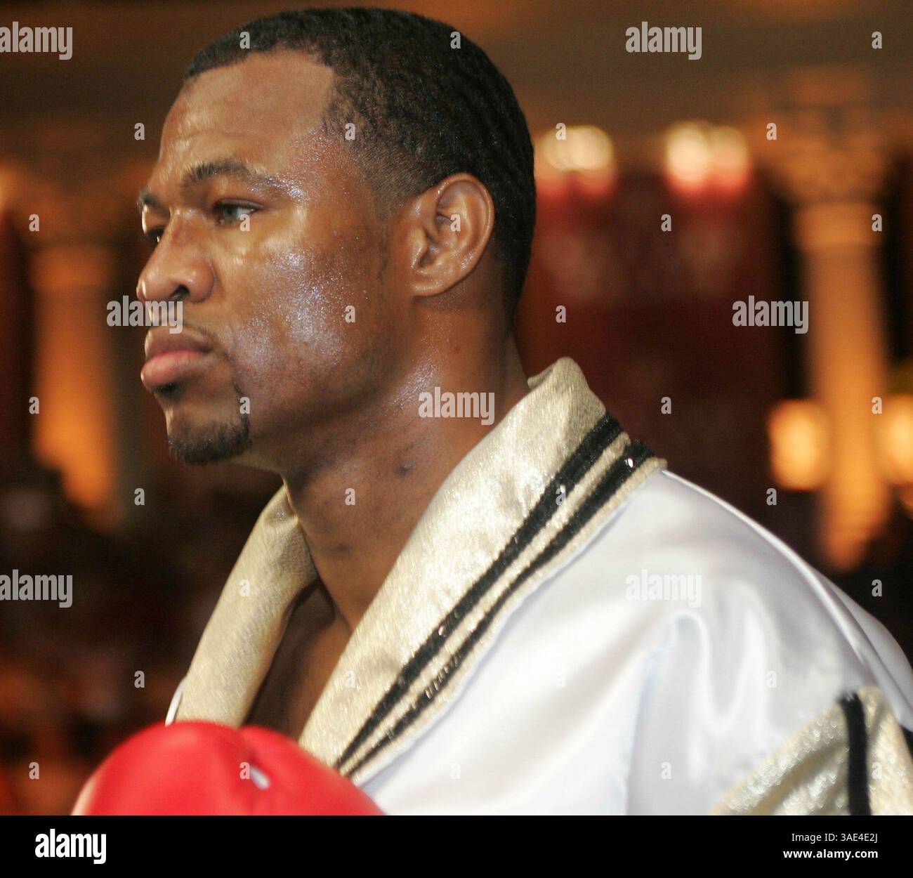 Apr 23, 2005; Las Vegas, NV, USA; BOXING: 'SUGAR' SHANE MOSLEY enters ...