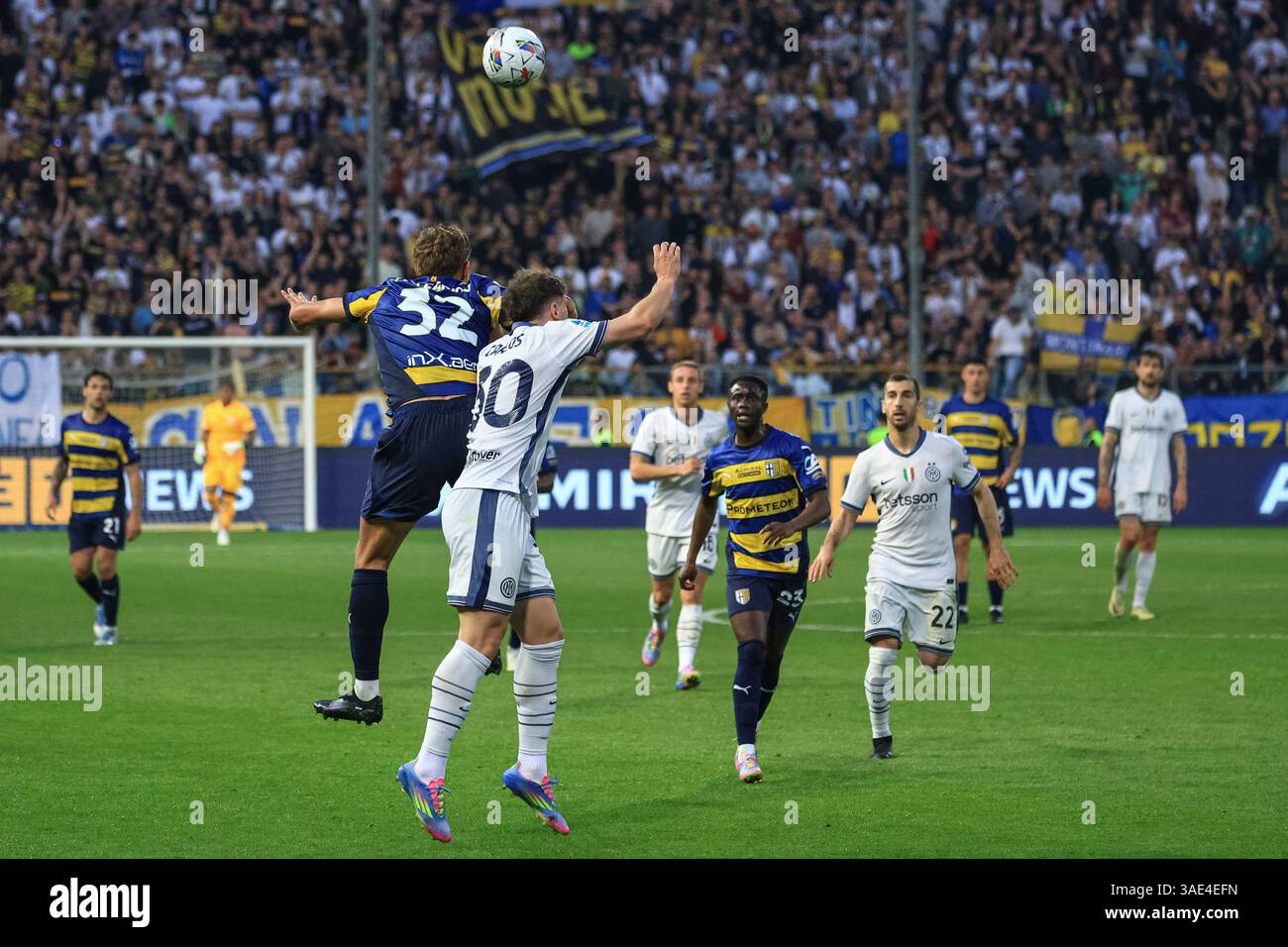 Parma, Italy. 06th Apr, 2025. Mateo Pellegrino (Parma Calcio) fights for the ball against Carlos ...