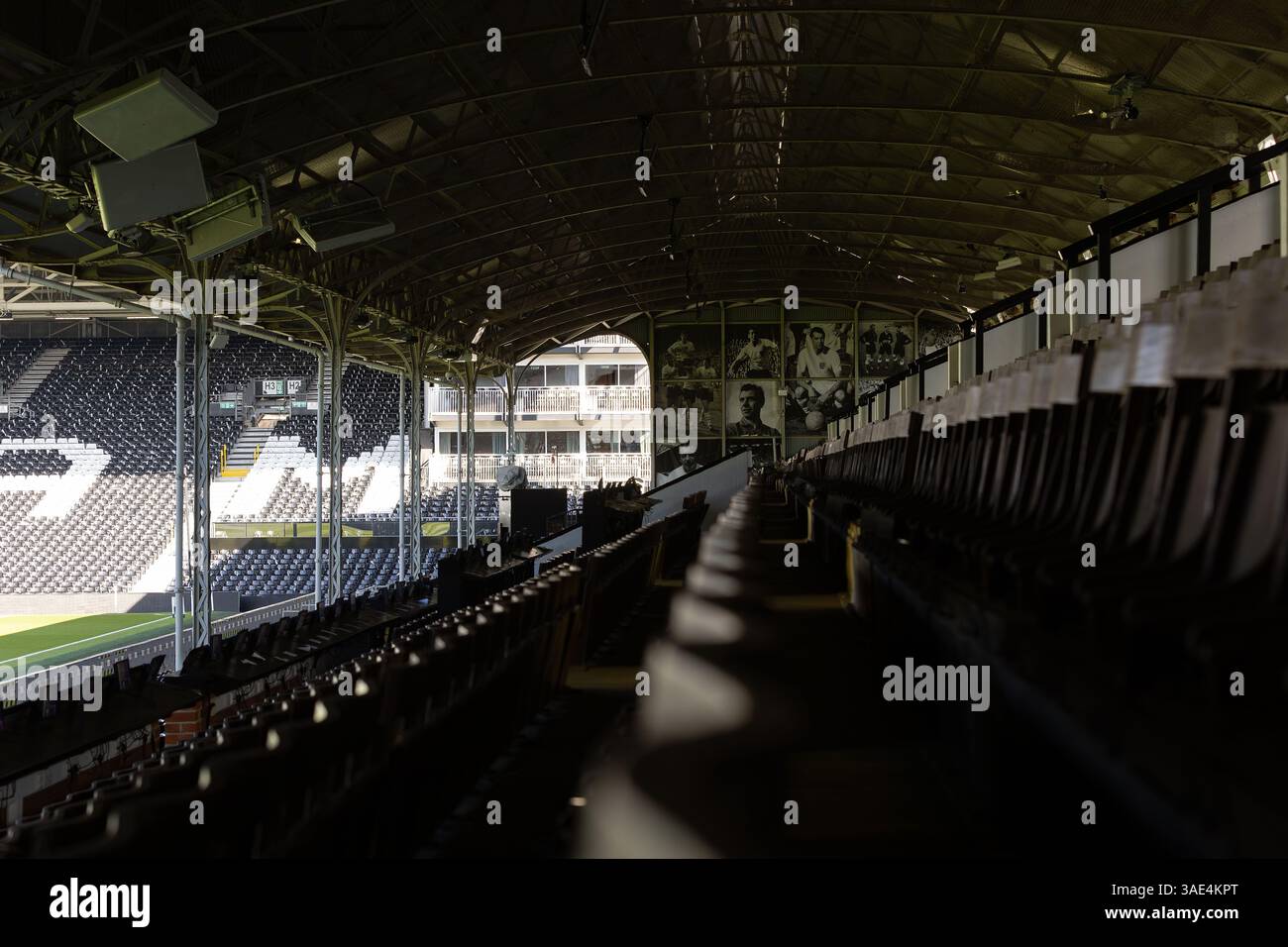 Craven Cottage, Fulham, London, UK. 6th Apr, 2025. Premier League ...