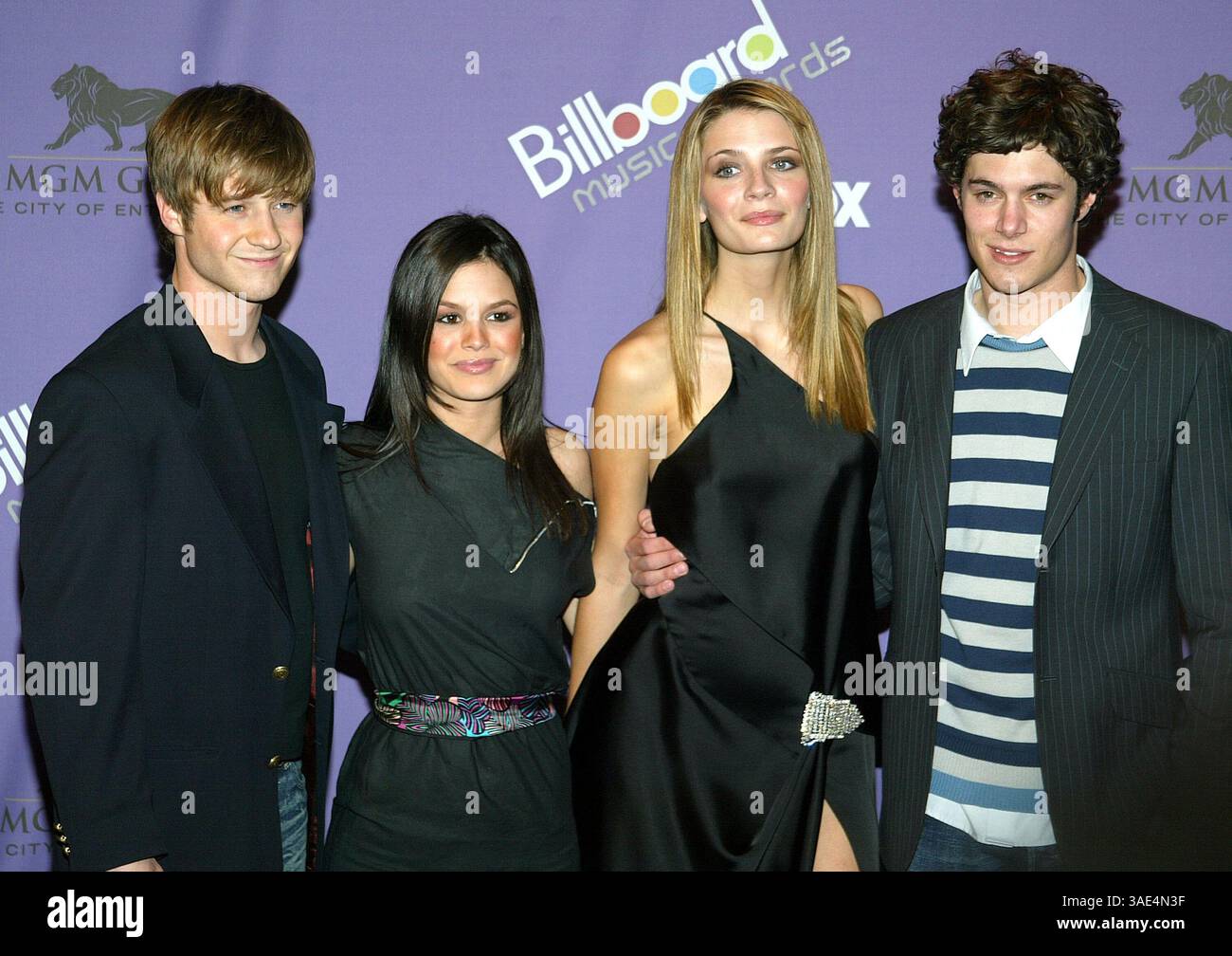 Ben mckenzie mischa barton the oc hi-res stock photography and images ...