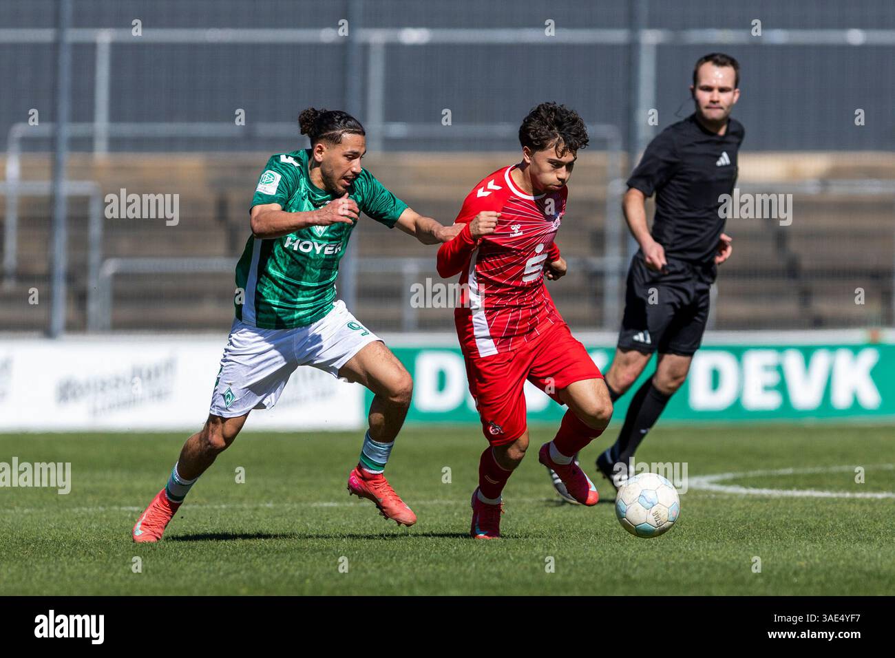 Arda Halicioglu (SV Werder Bremen U19, 9), Justin Kai von der Hitz (1. FC K?ln U19, 7). U19 ...