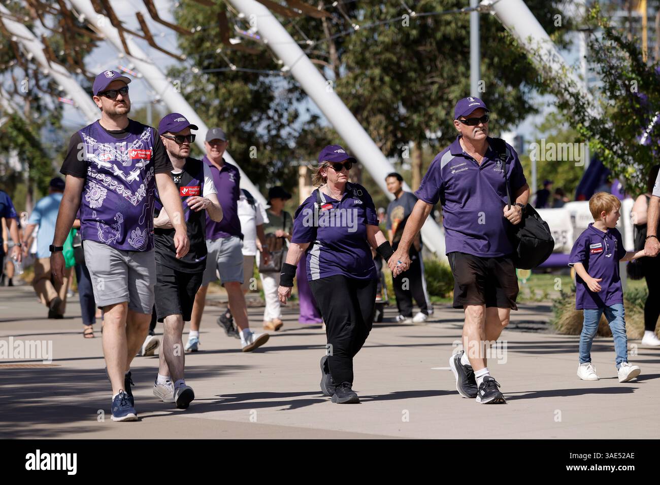 Perth, Australia. 06th Apr, 2025. Spectators arrive before the AFL ...