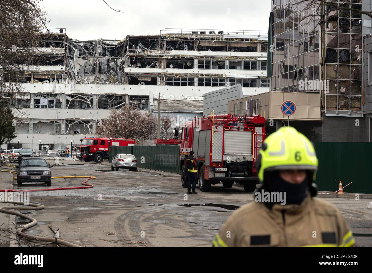 Kyiv, Ukraine. 06th Apr, 2025. Firefighters and fire engines are in the ...