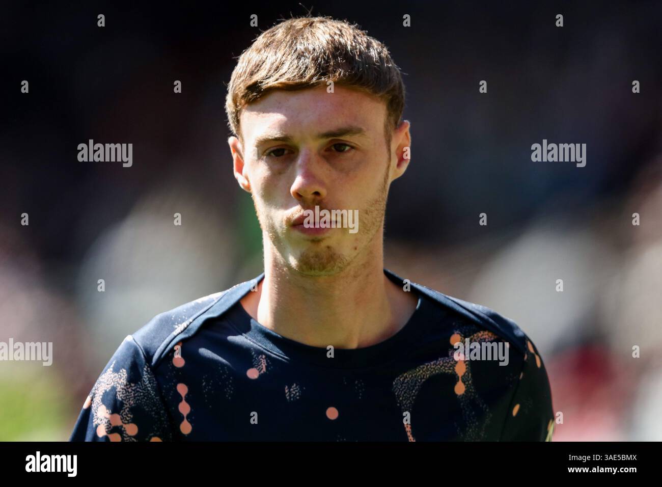 Cole Palmer of Chelsea warms up prior to the Premier League match ...