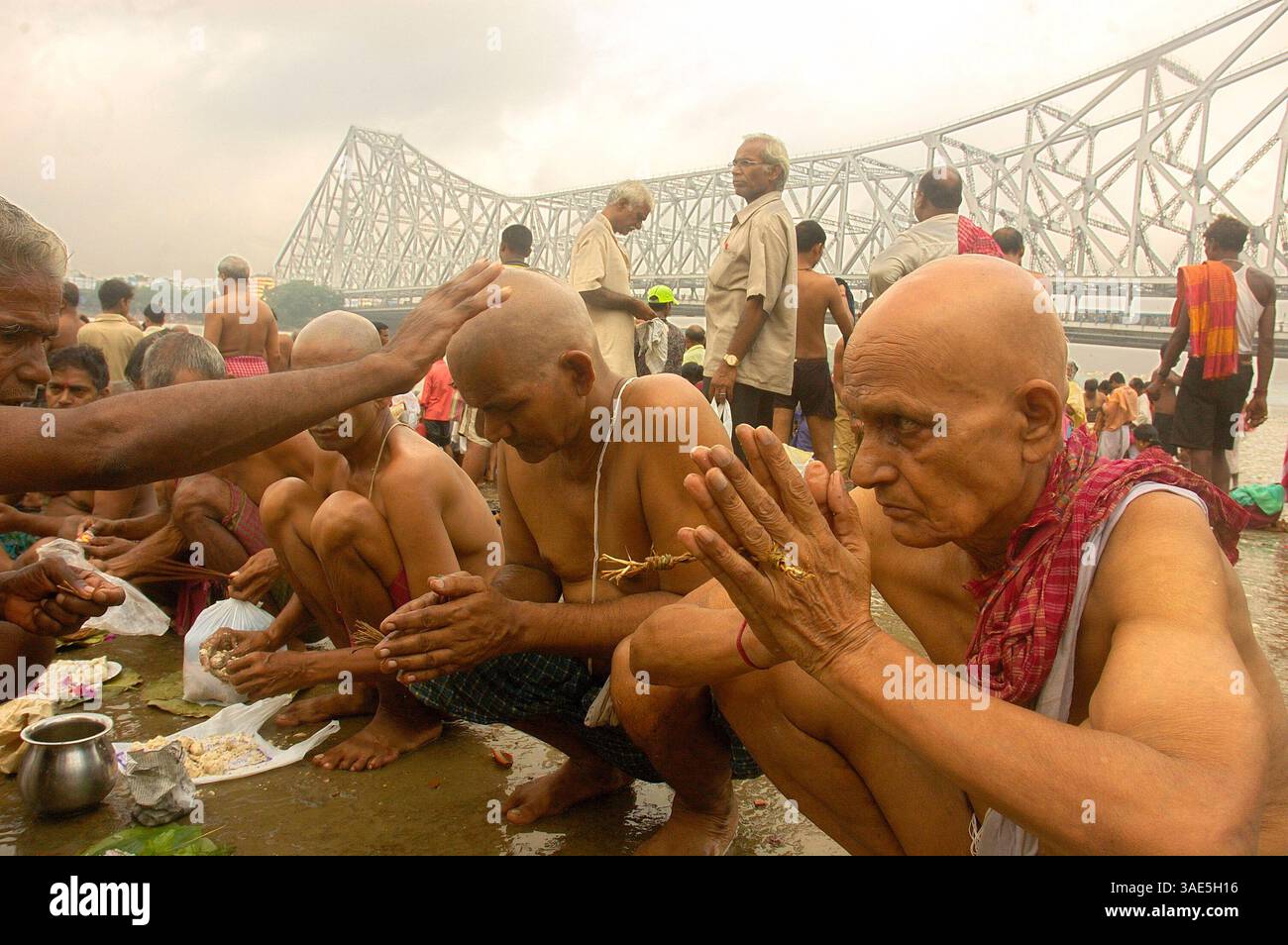 Sep 29, 2008 - Kolkata, West Bengal, India - As per Hindu tradition ...