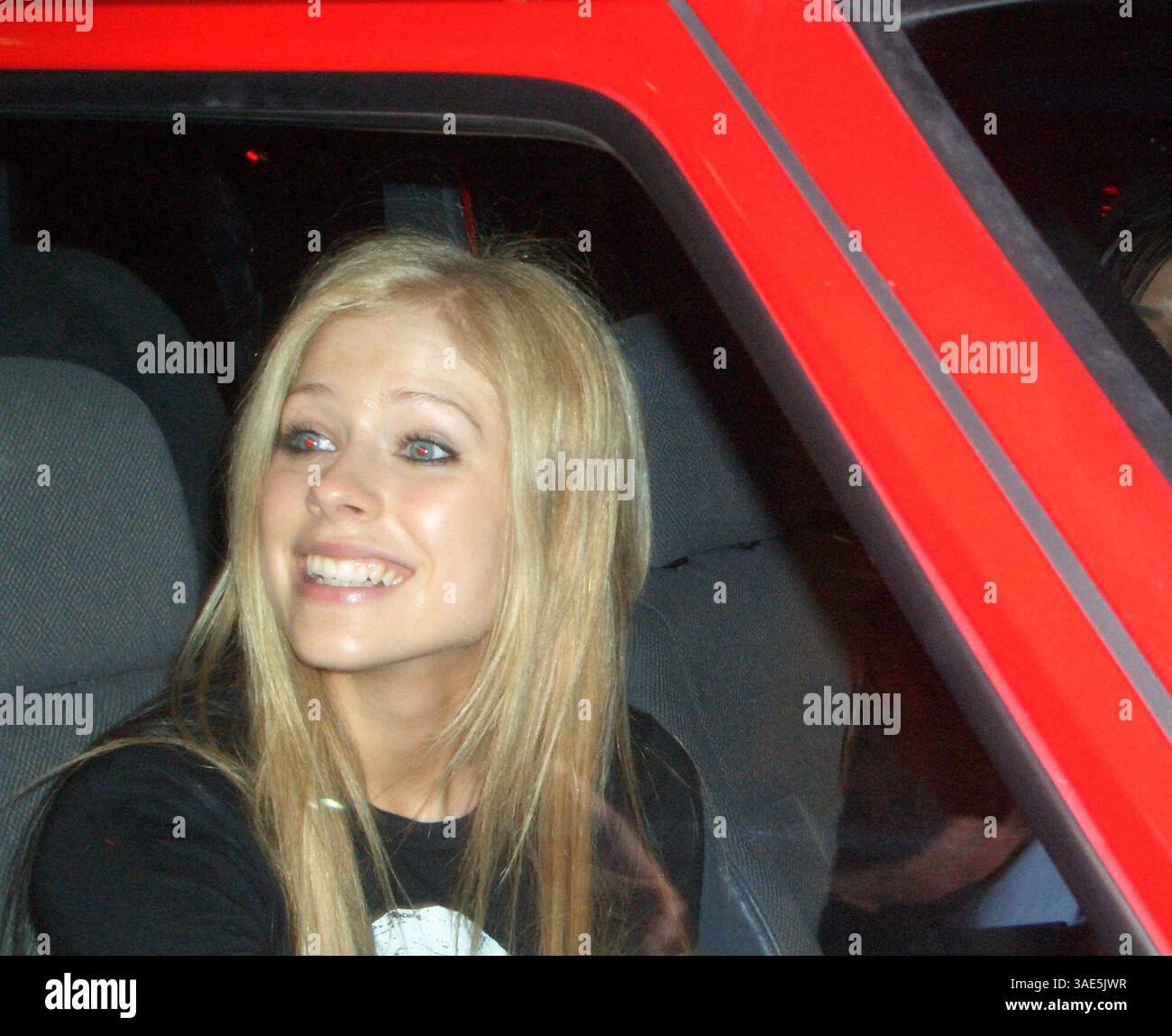 Sep 10, 2004; Los Angeles, CA, USA; Canadian singer AVRIL LAVIGNE seen ...