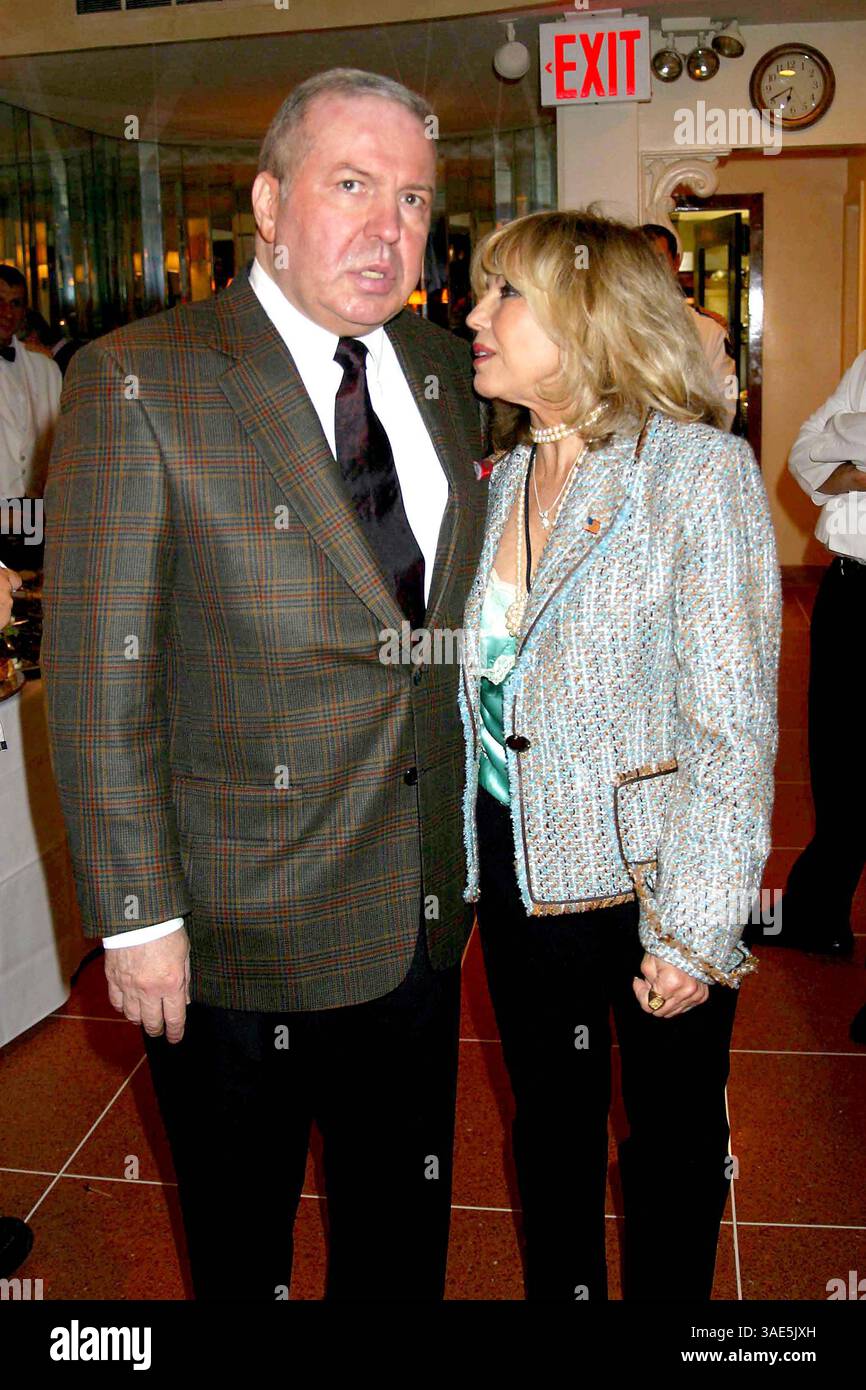 K39871JBU.PRIVATE DINNER AND GATHERING OF FANS FROM.''KEEPER OF THE ...