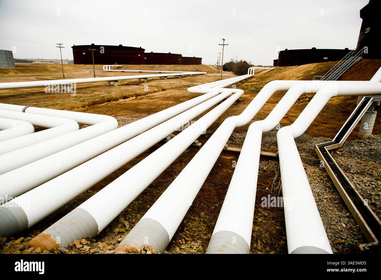 Feb 17, 2009 - Cushing, Oklahoma, USA - Massive pipelines emerge from ...