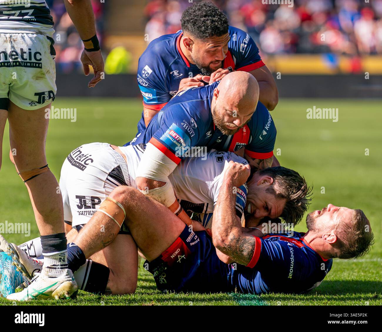 Hull, UK. 5th April 2025. Betfred Challenge Cup: Hull FC v Hull KR ...