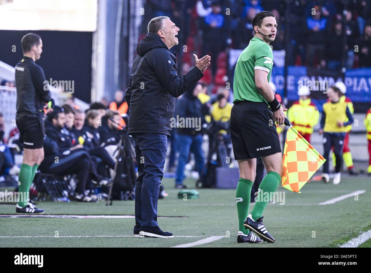 Antwerpen, Belgium. 06th Apr, 2025. Antwerp's head coach Andries Ulderink pictured during a ...