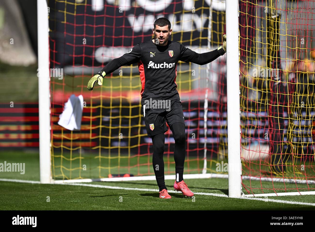 30 Mathew RYAN (rcl) during the Ligue 1 McDonald's match between Lens ...