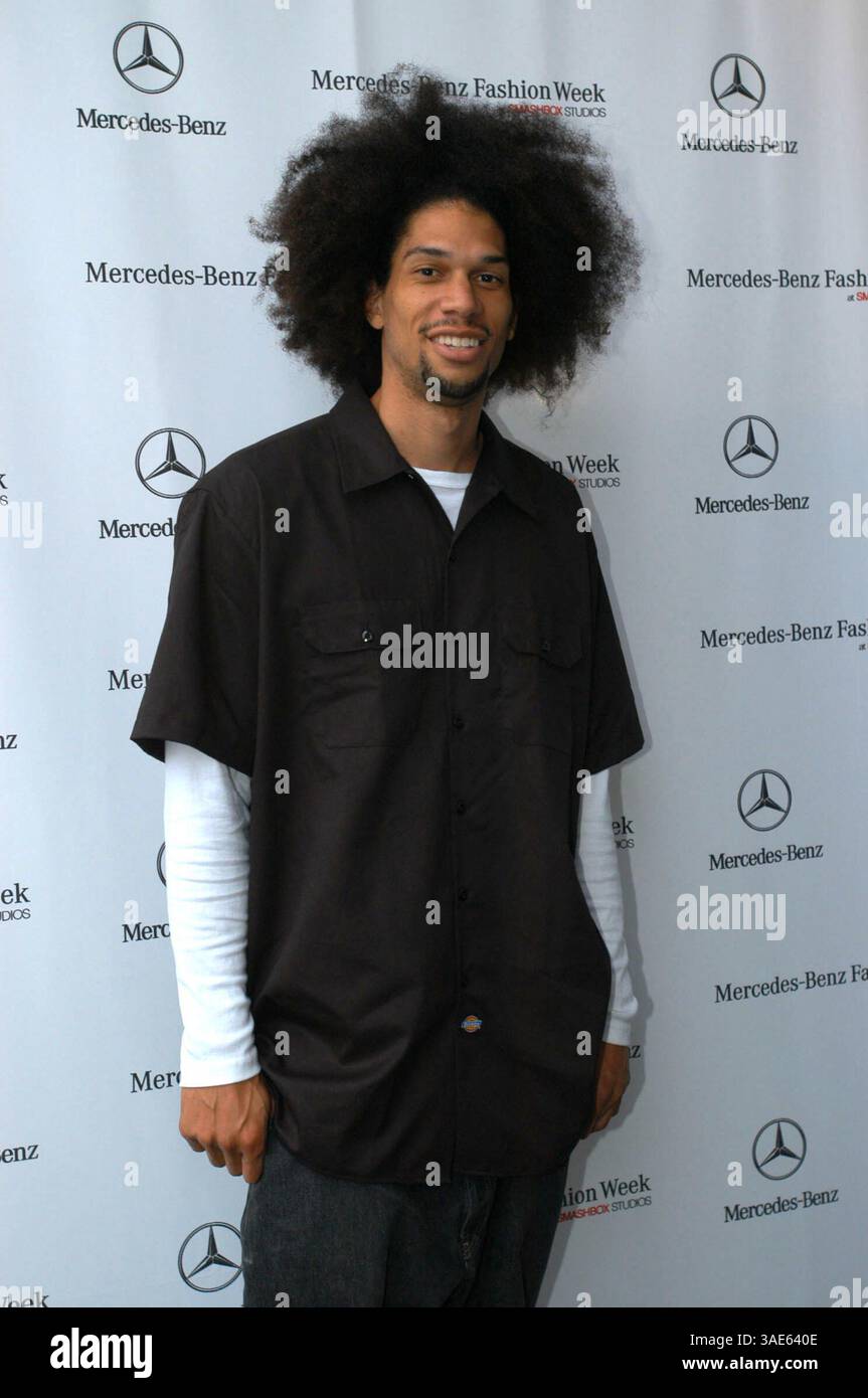 Oct 26, 2004; Culver City, CA, USA; KAREEM ABDUL-JABBAR JR. (with an ...