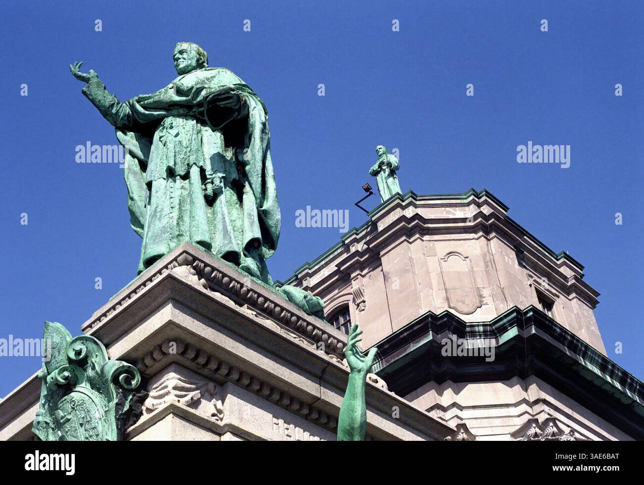 Jul 04, 1999; Montreal, Quebec, CANADA; Basilique Notre Dame in ...