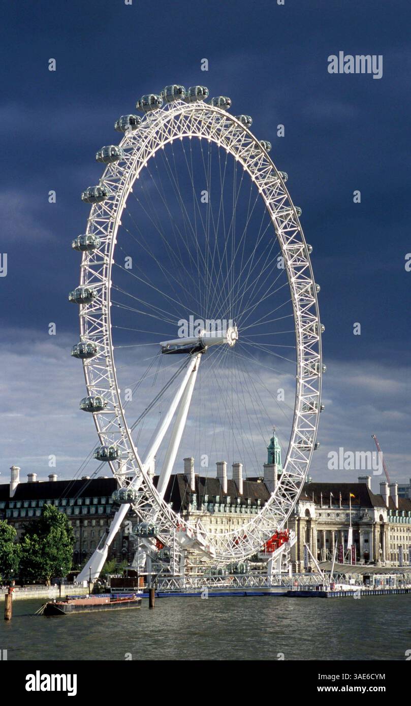The British Airways London Eye, the world's largest observation wheel ...