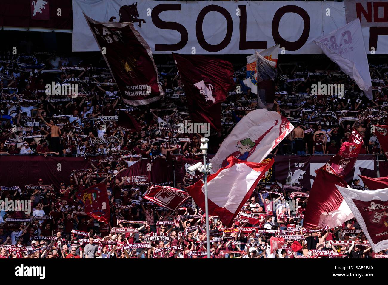 Torino, Italia. 06th Apr, 2025. Torino fc fans during the Serie A ...
