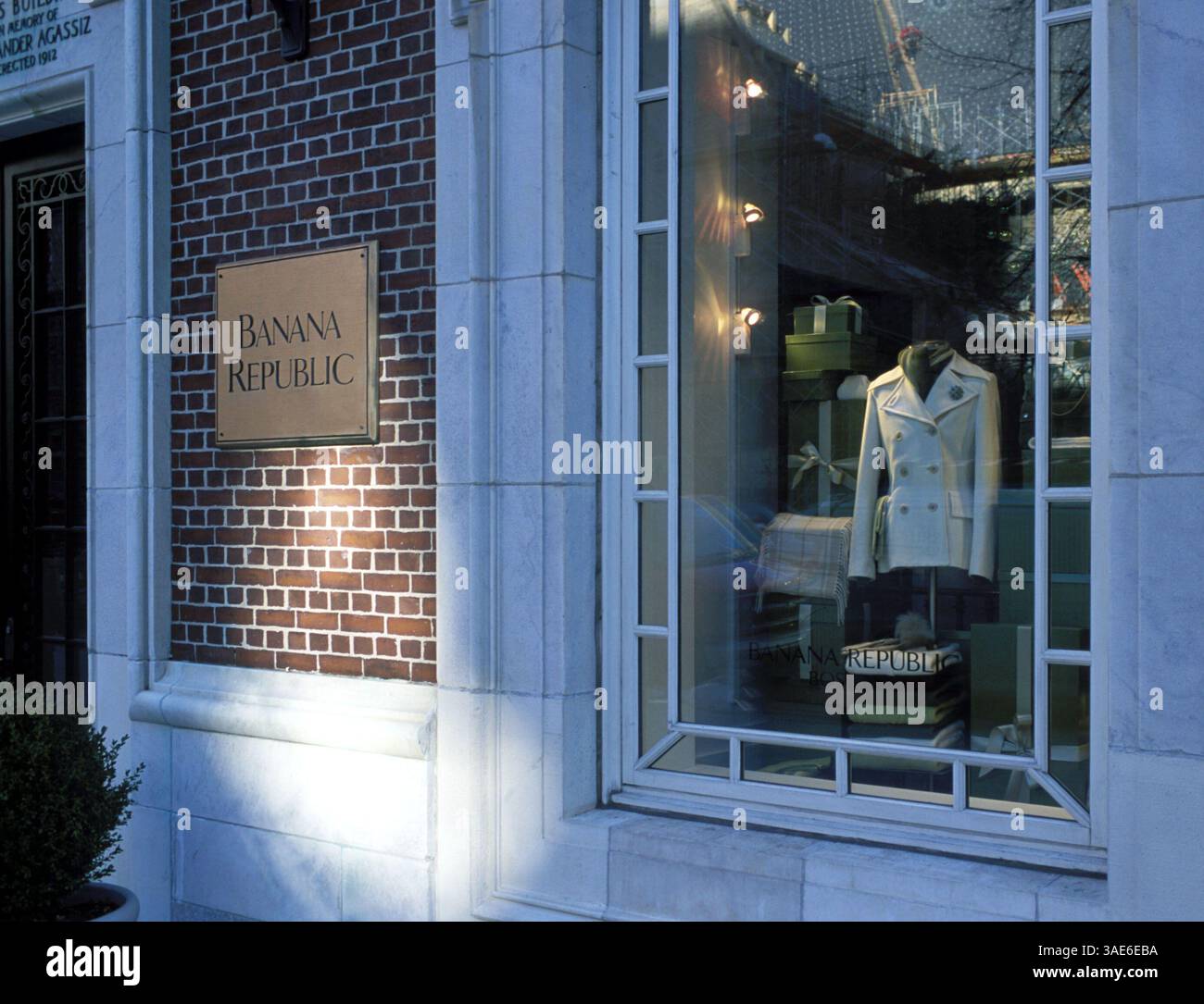 Dec 18, 2003; Boston, MA, USA; Banana Republic store on Newbury Street ...