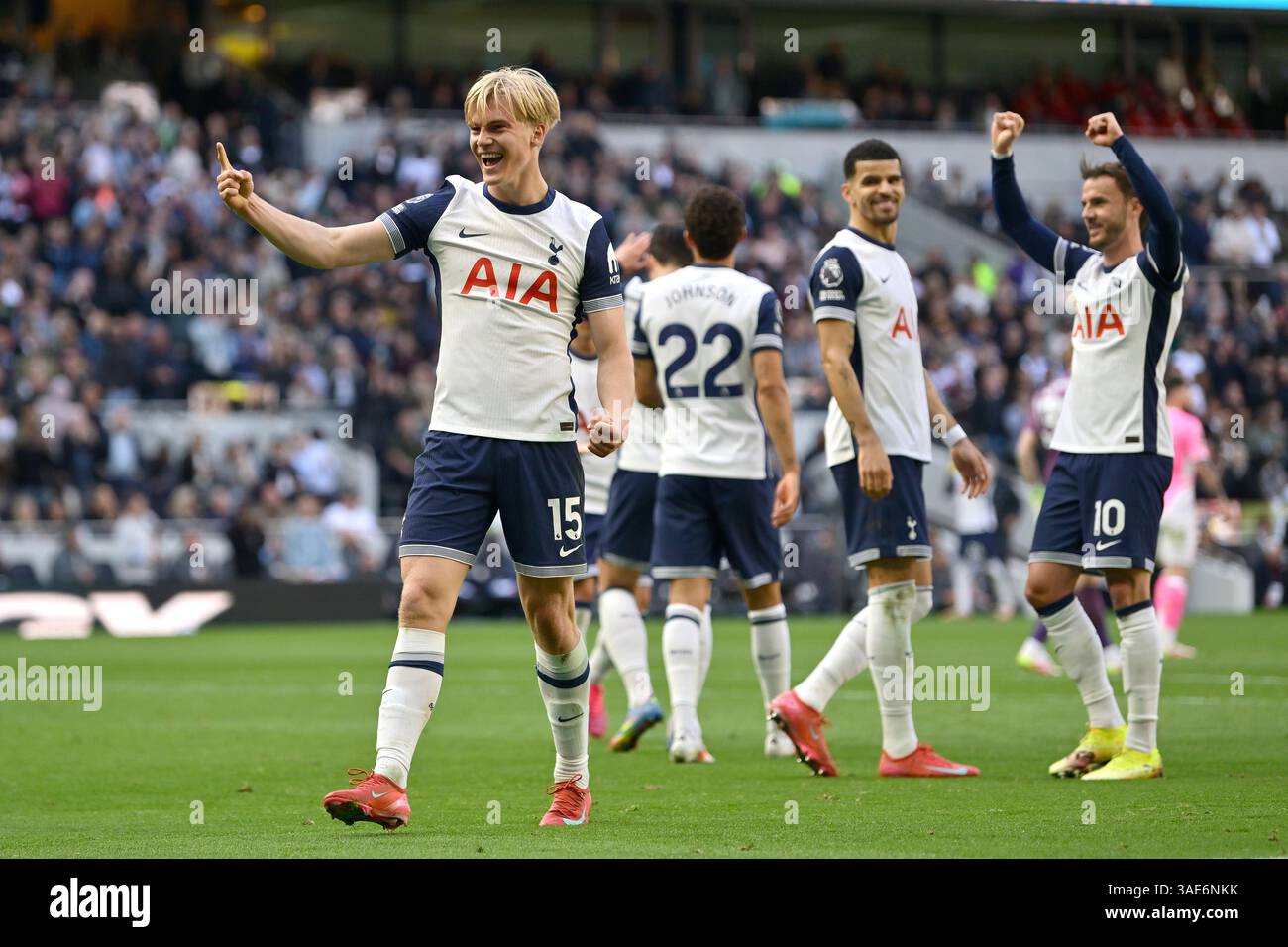 London, UK. 6th Apr, 2025. London UK 6th April 2025. GOAL Lucas ...