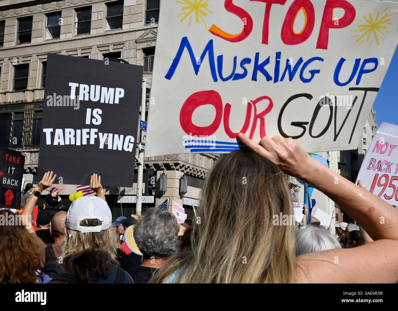 Los Angeles, United States. 05th Apr, 2025. Thousands of protesters ...