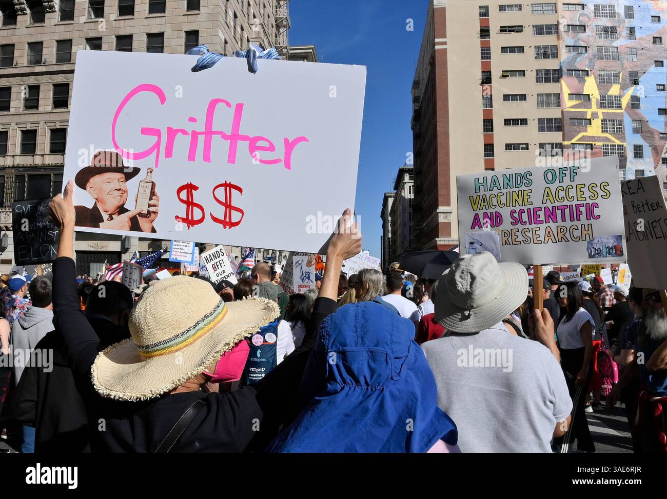 Los Angeles, United States. 05th Apr, 2025. Thousands of protesters ...