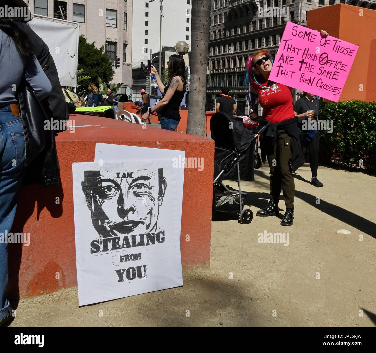 Los Angeles, United States. 05th Apr, 2025. Thousands of protesters ...