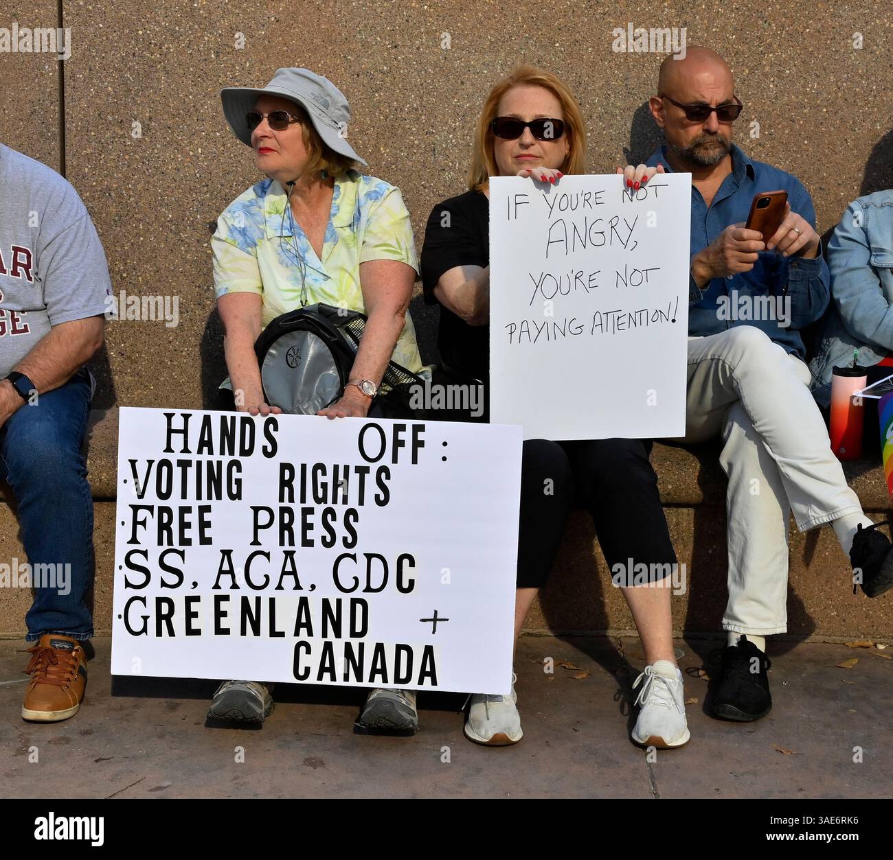 Los Angeles, United States. 05th Apr, 2025. Thousands of protesters ...