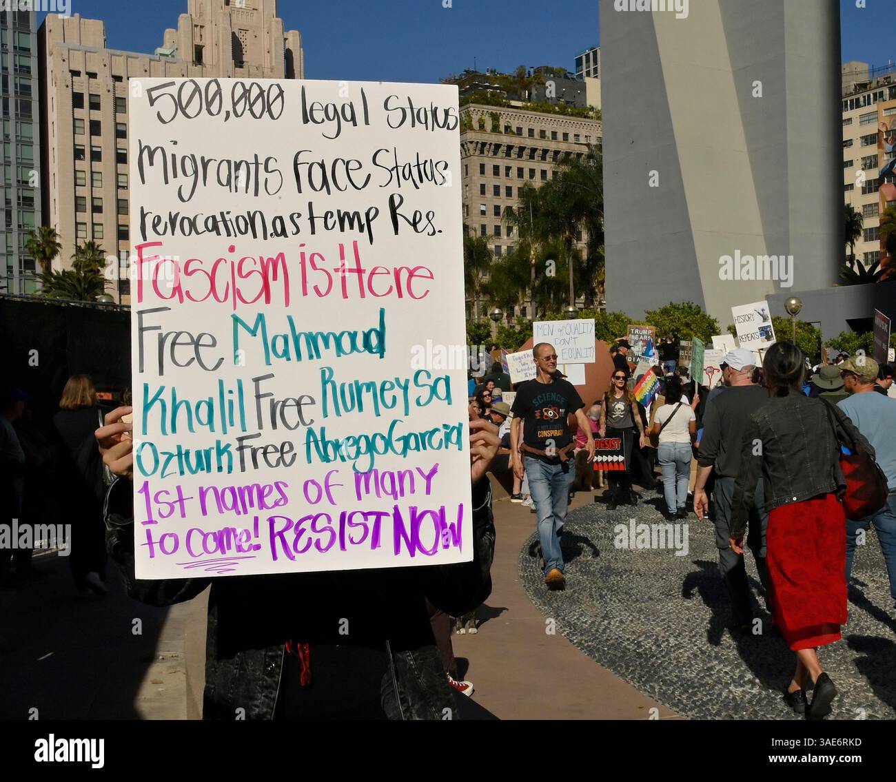 Los Angeles, United States. 05th Apr, 2025. Thousands of protesters ...