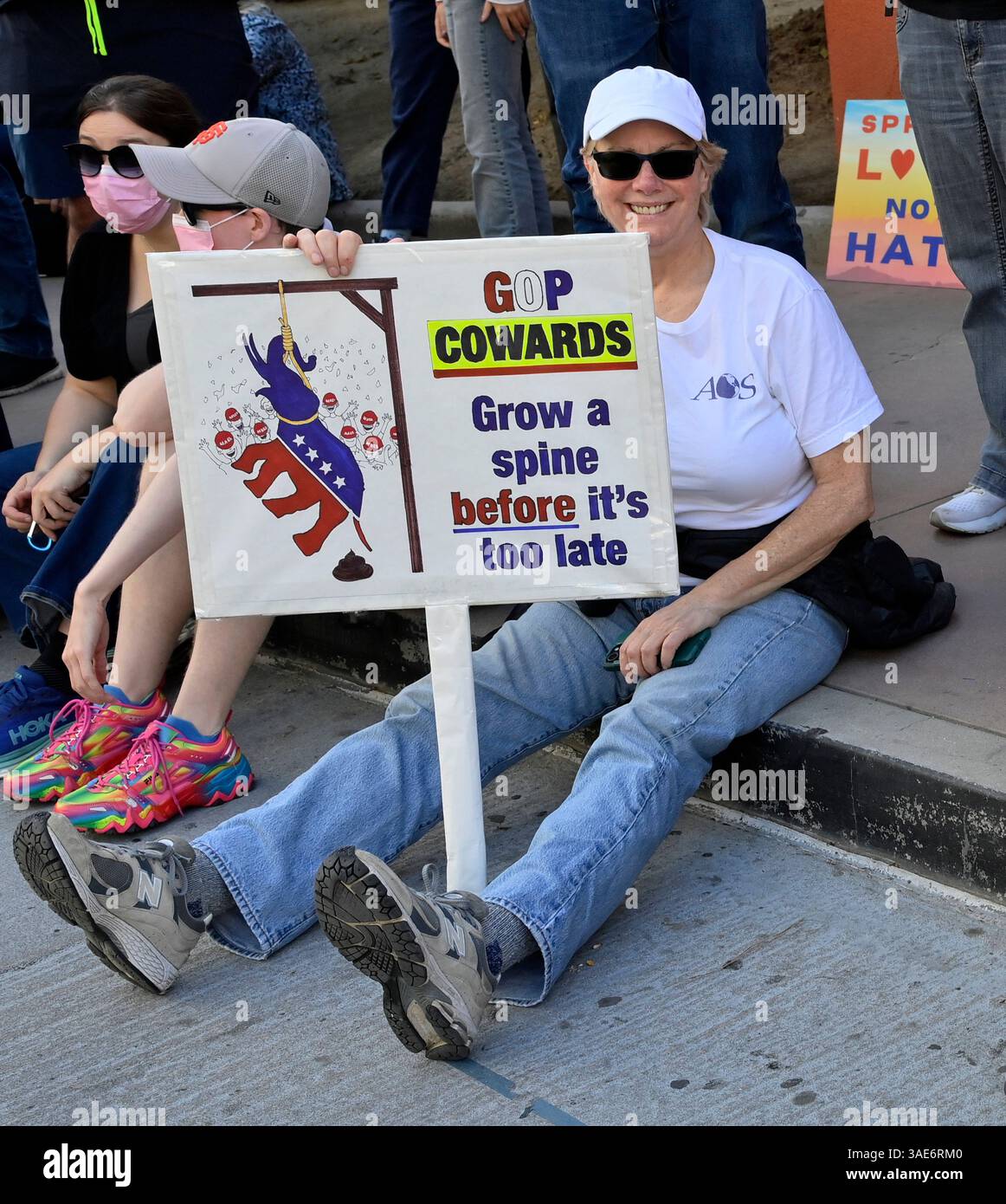 Los Angeles, United States. 05th Apr, 2025. Thousands of protesters ...