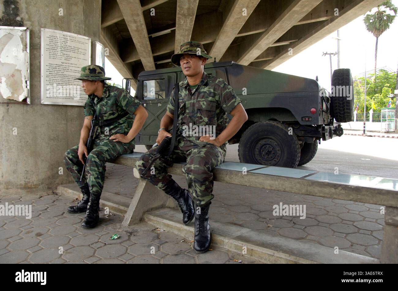 Apr 17, 2008 - Chiangmai, Chiangmai, Thailand - Thai soldiers armed ...