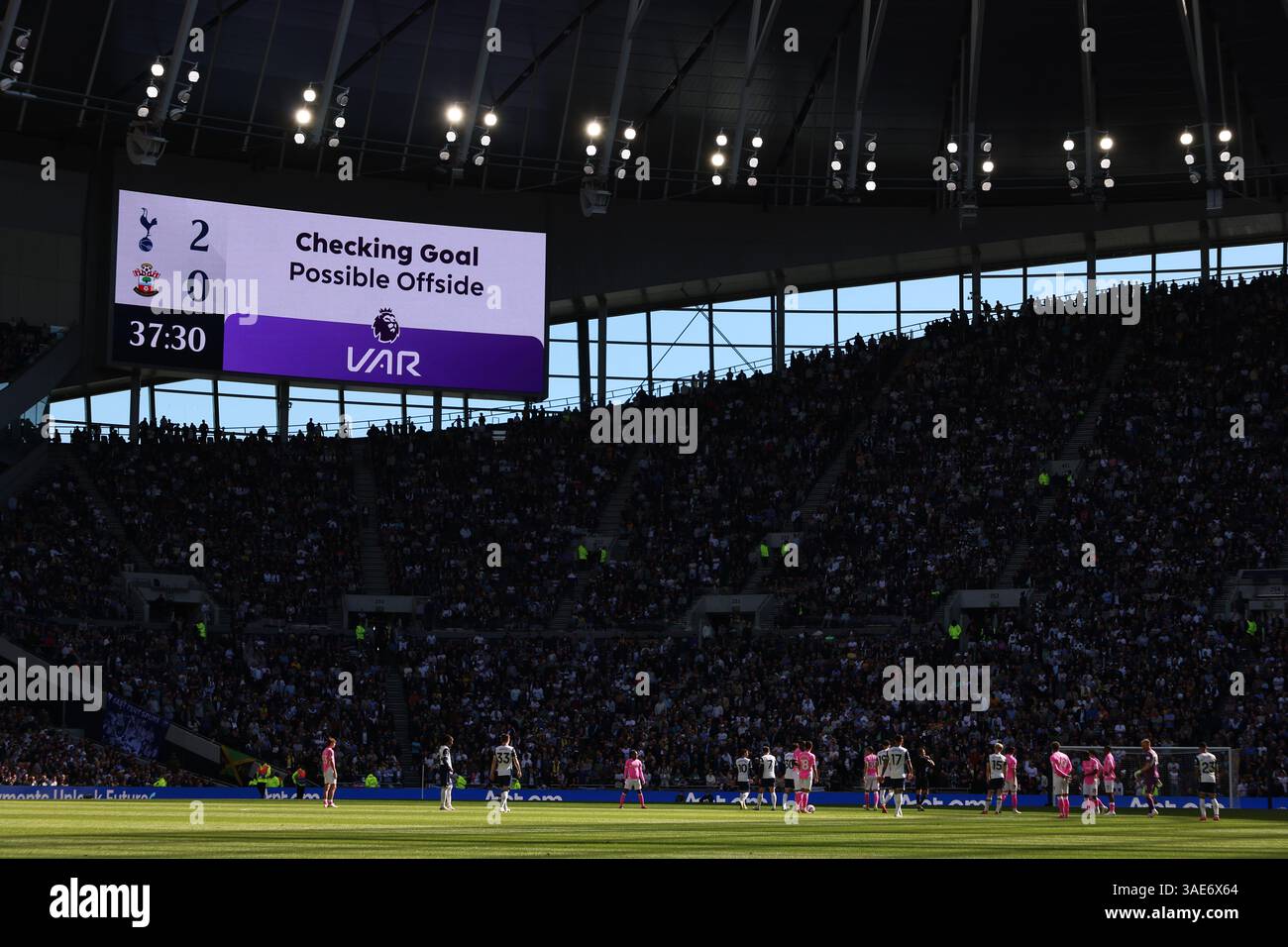 Tottenham Hotspur Stadium, London, UK. 6th Apr, 2025. Premier League ...