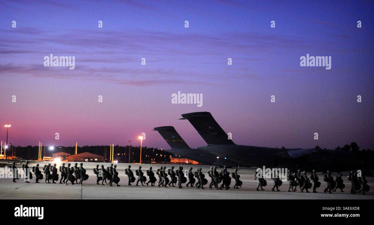 Jan 29, 2009 - Fort Bragg, North Carolina, USA - Paratroopers, from the ...