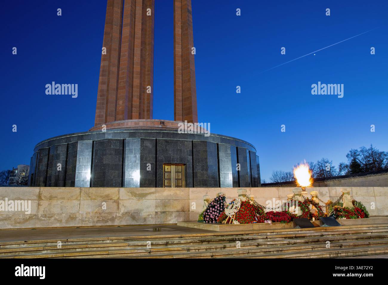 Eternal Flame of National Heroes Memorial in night Carol Park. Bucharest, Romania Stock Photo ...