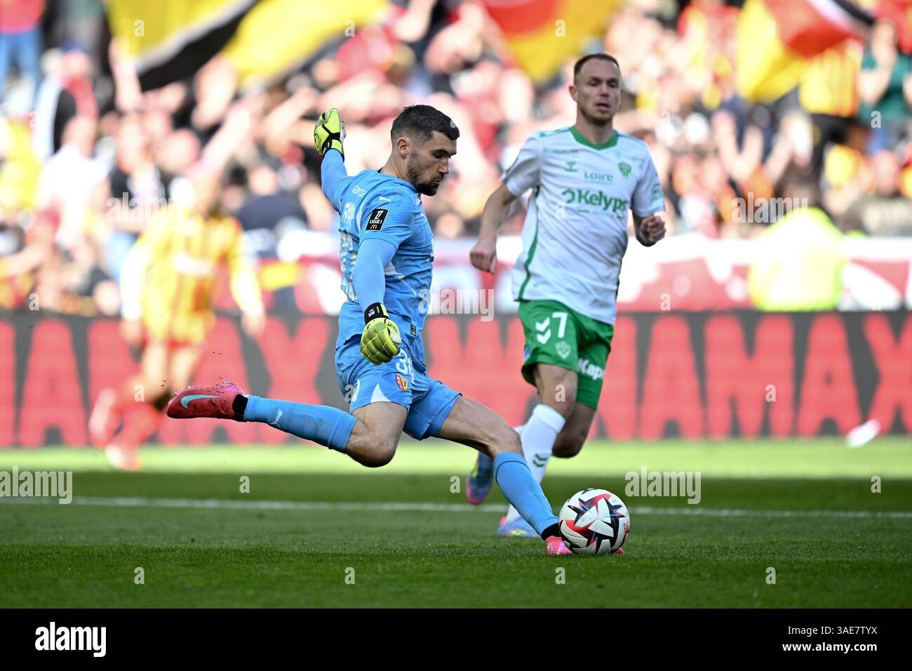 30 Mathew RYAN (rcl) during the Ligue 1 McDonald's match between Lens ...