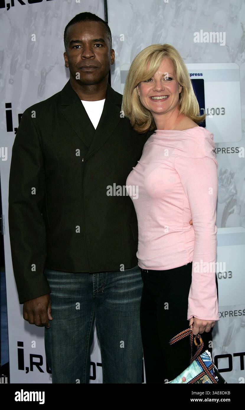 July 7, 2004; Westwood, California, USA; Actress BONNIE HUNT & Actor ...