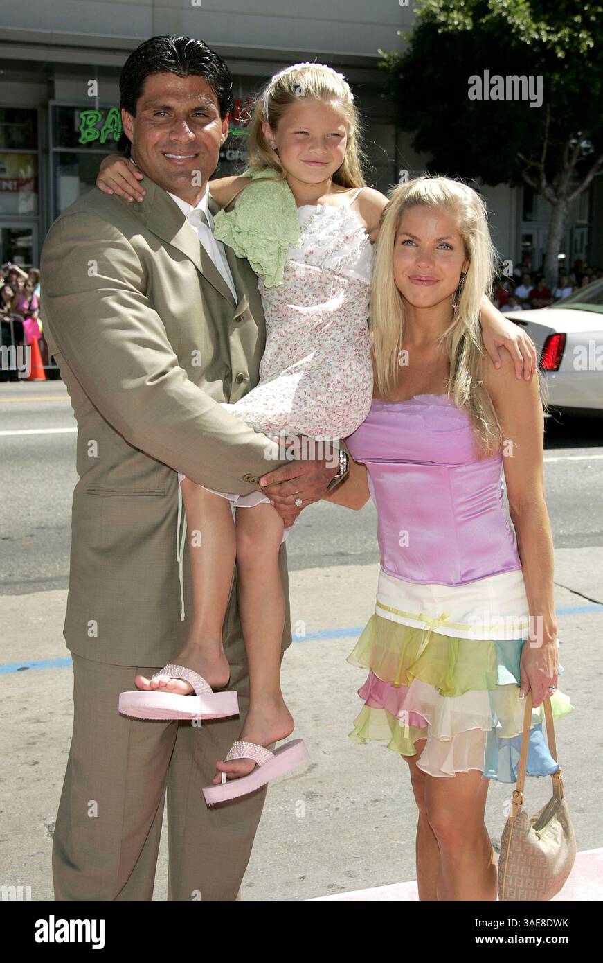 Jessica canseco and daughter josie canseco hi-res stock photography and ...