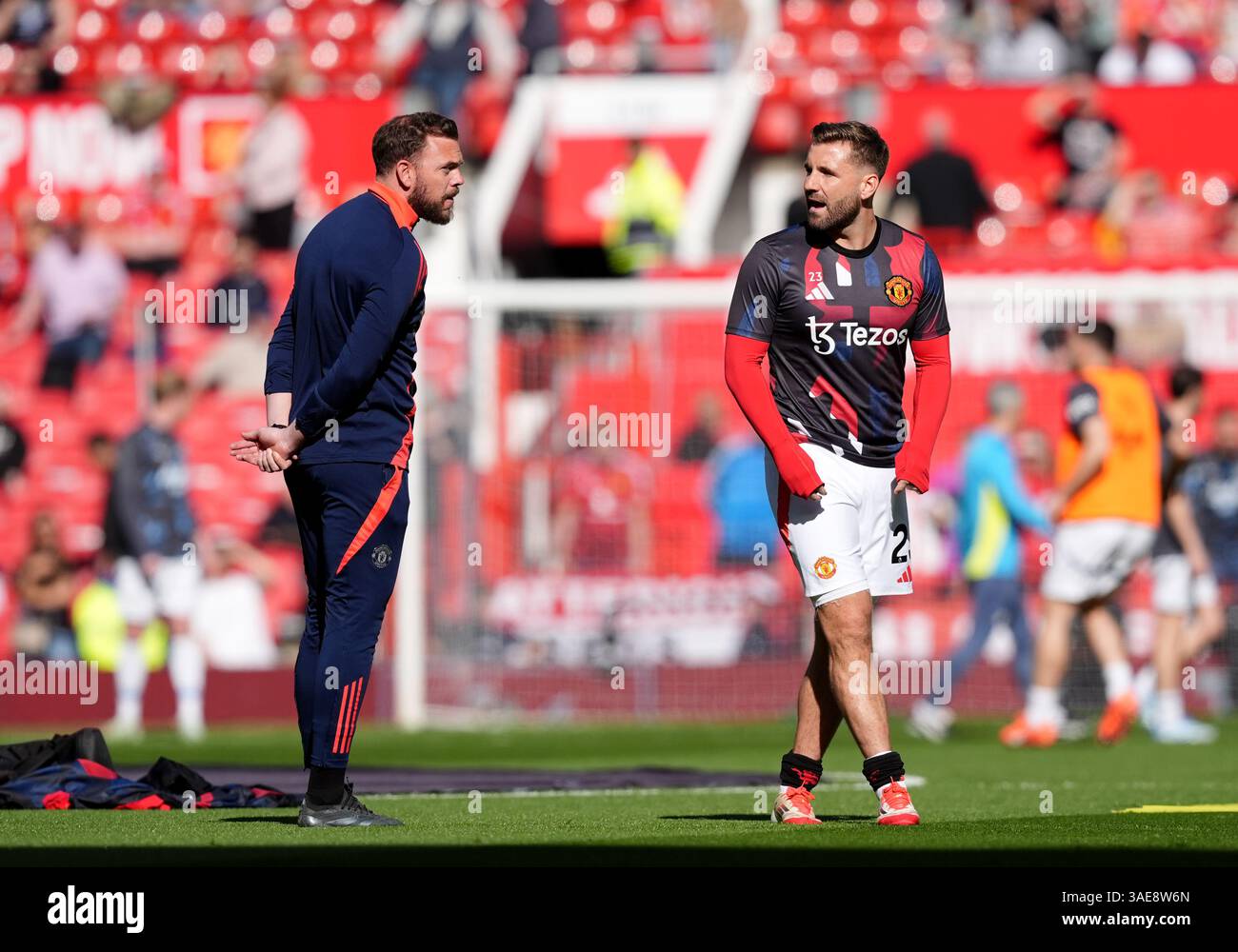 Manchester United's Luke Shaw warms up before the Premier League match ...