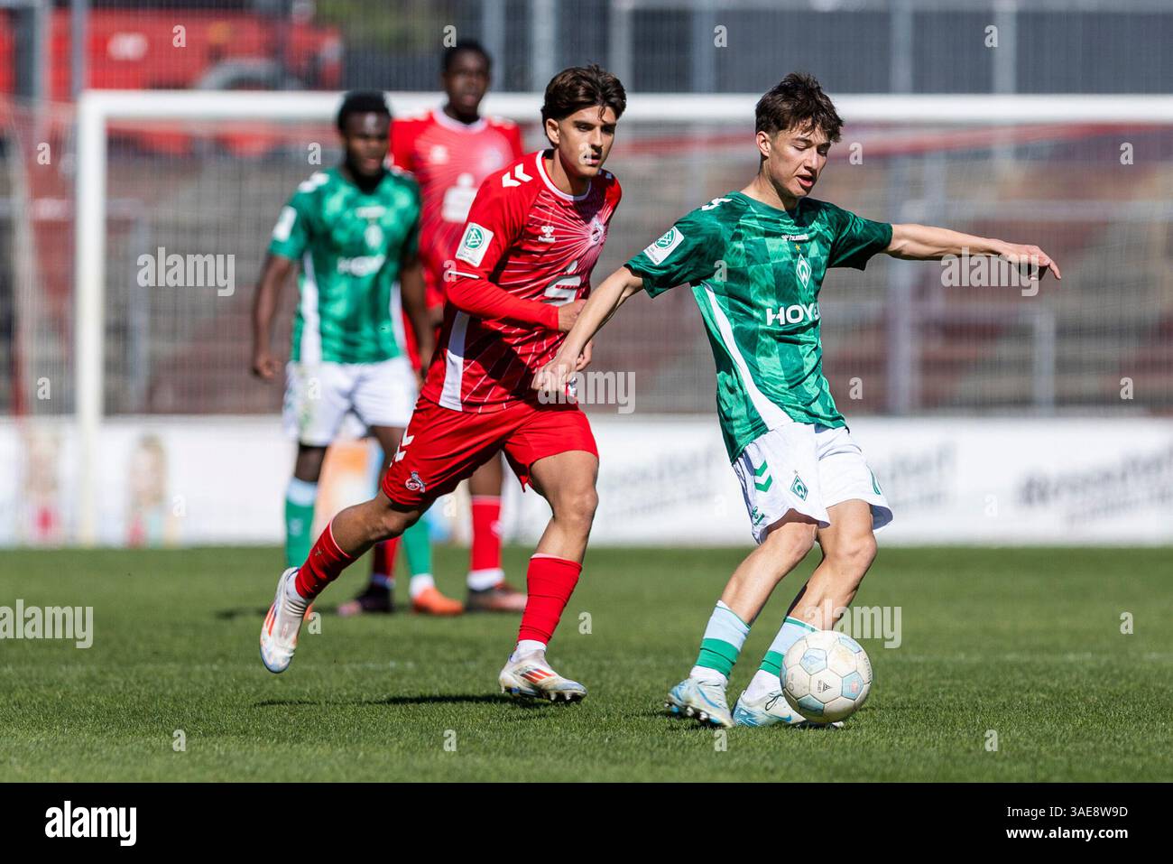 Patrice Covic (SV Werder Bremen U19, 10), Kristiyan Irmiev (1. FC K?ln U19, 8). U19-Bundesliga ...