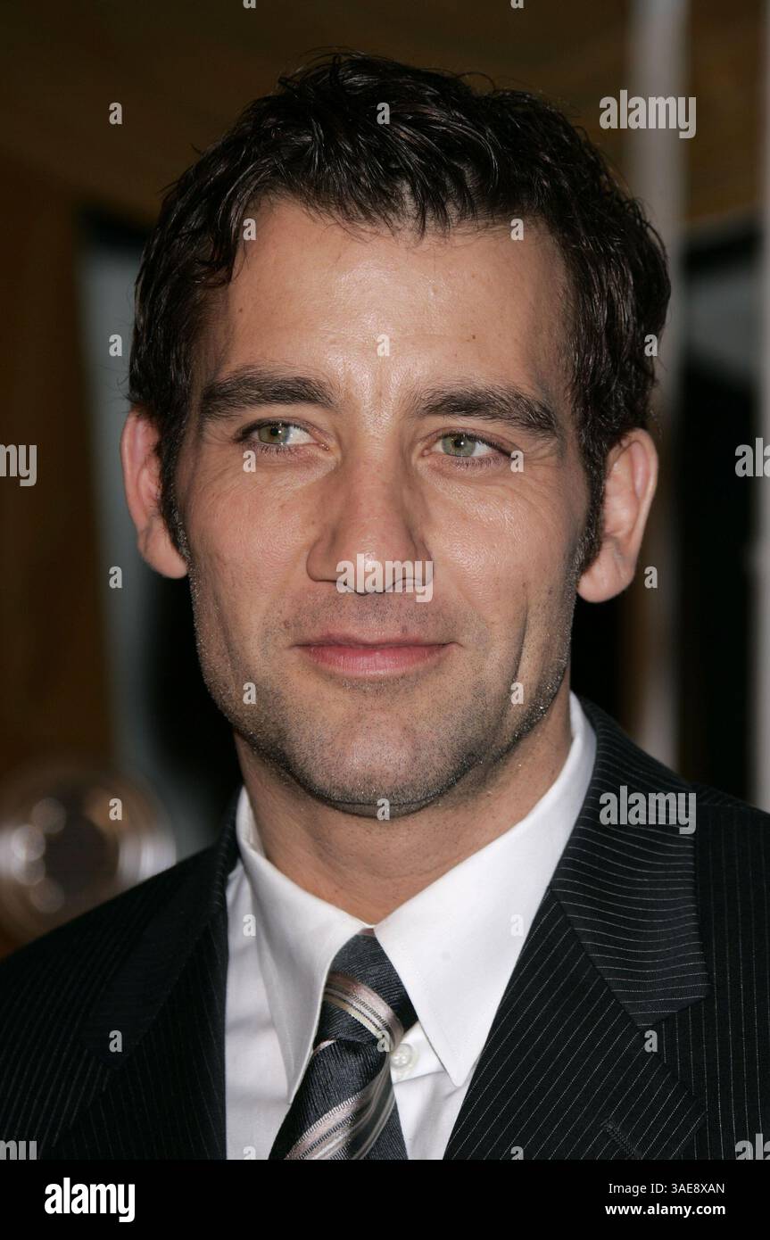 Nov 22, 2004; Westwood, California, USA; Actor CLIVE OWEN at the ...