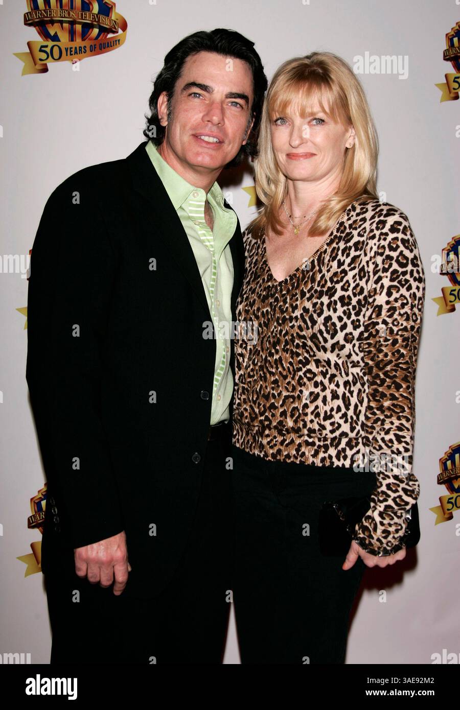 Jan 20, 2005; Burbank, California, USA; actor PETER GALLAGHER & wife ...