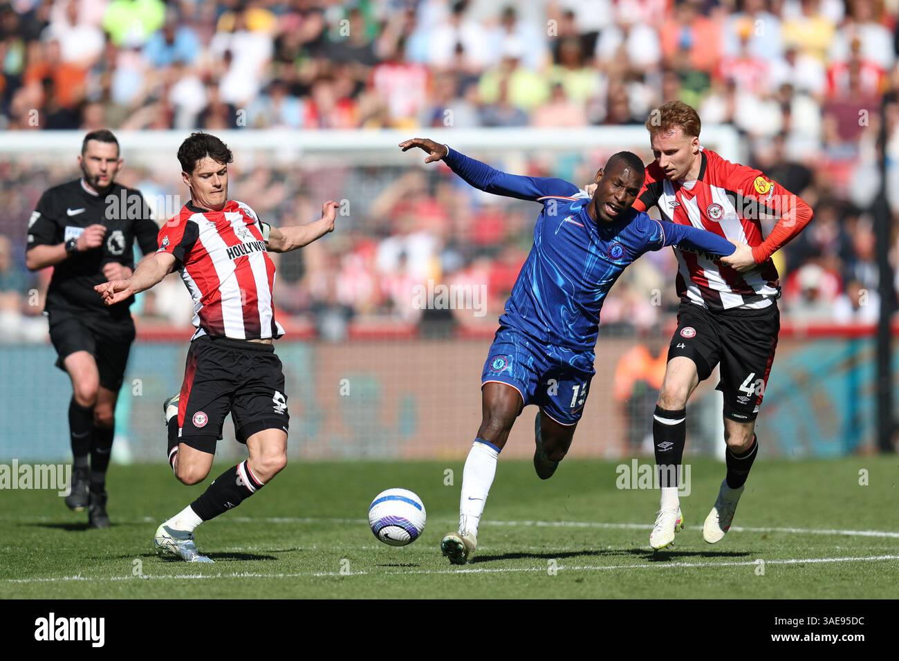 London, UK. 06th Apr, 2025. London, England, April 6th 2025: Sepp van ...