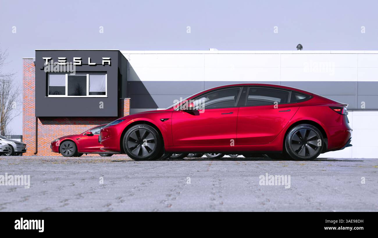 2025 tesla model 3 hi-res stock photography and images - Alamy