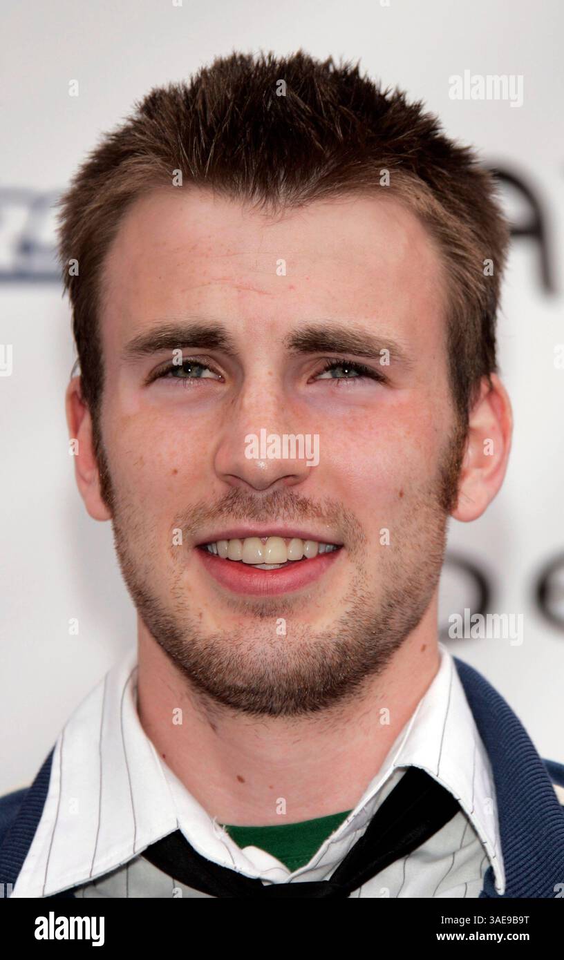 Young chris evans hi-res stock photography and images - Alamy