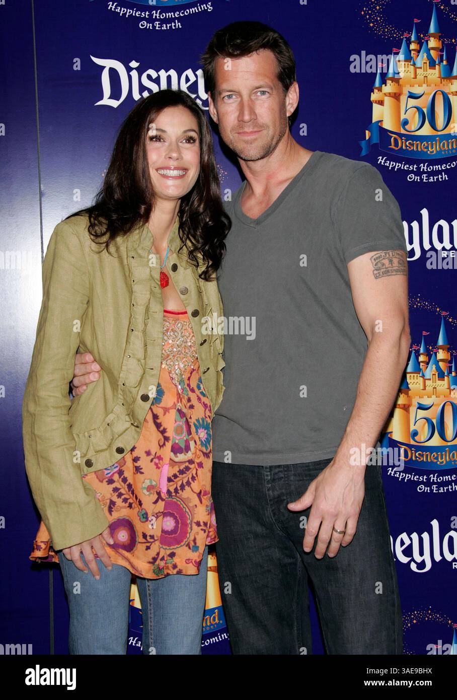 May 4, 2005; Anaheim, California, USA; Actress TERI HATCHER & Actor ...