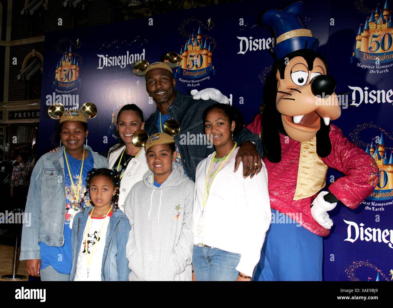 May 4, 2005; Anaheim, California, USA; NBA's KARL MALONE & FAMILY at ...