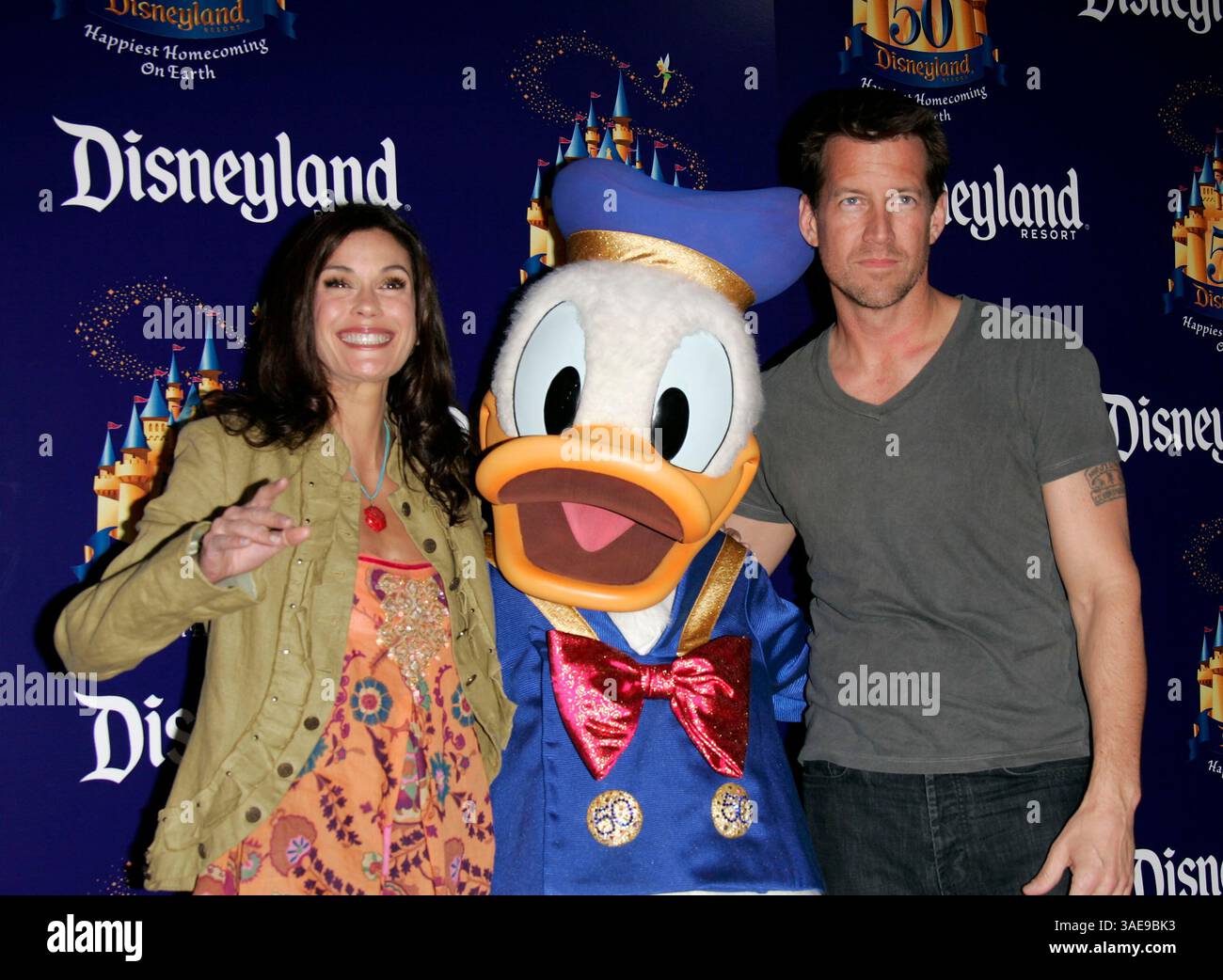 May 4, 2005; Anaheim, California, USA; Actress TERI HATCHER & Actor ...