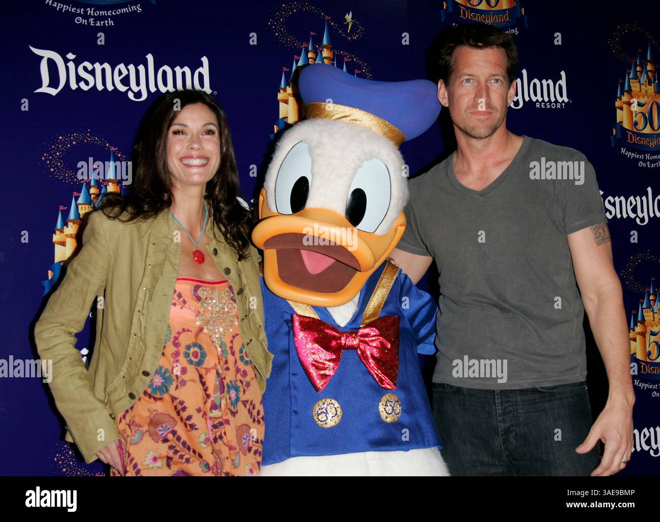 May 4, 2005; Anaheim, California, USA; Actress TERI HATCHER, Actor ...