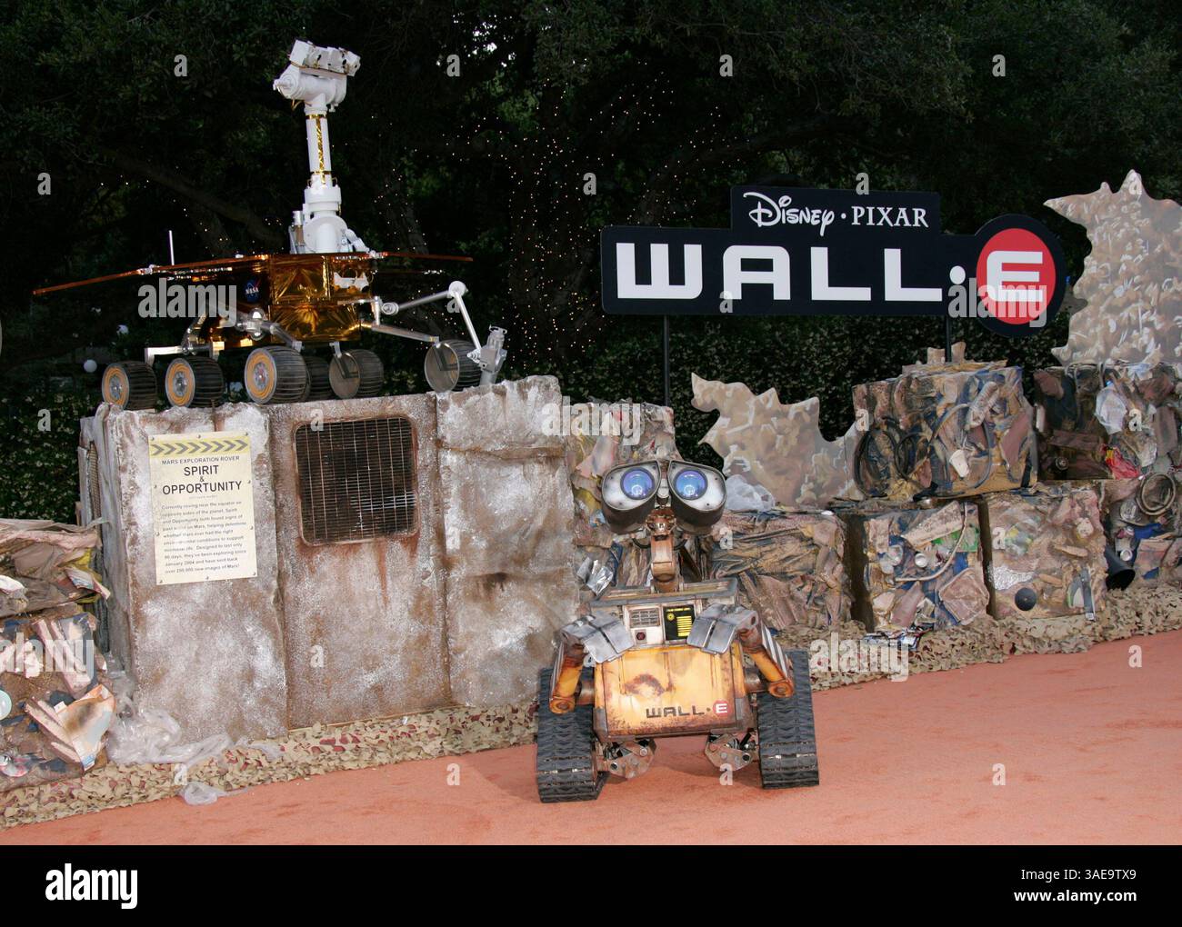 Jun 21, 2008 - Los Angeles, California, USA - WALL E arriving at the ...